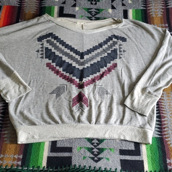 cedar tree | Tops | Cedar Tree Navajo Super Comfy | Poshmark